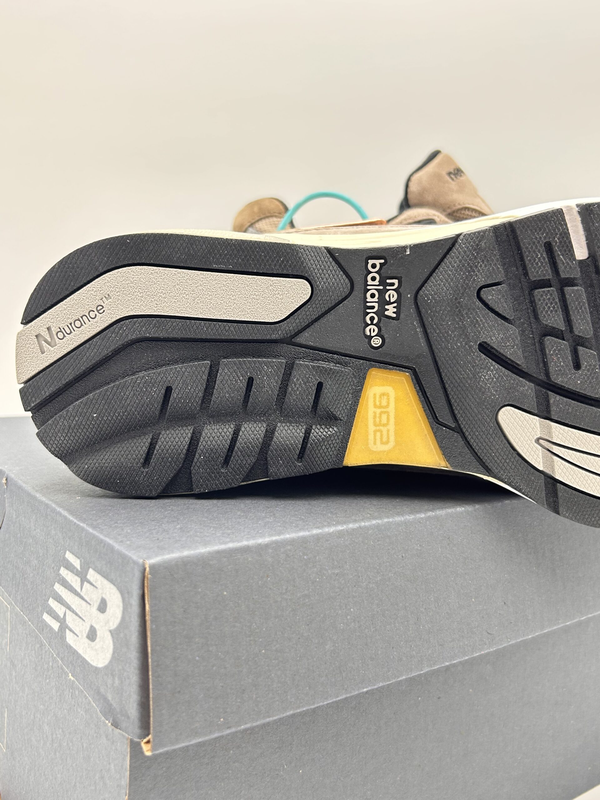 NB M992 Brown – kramponx.com