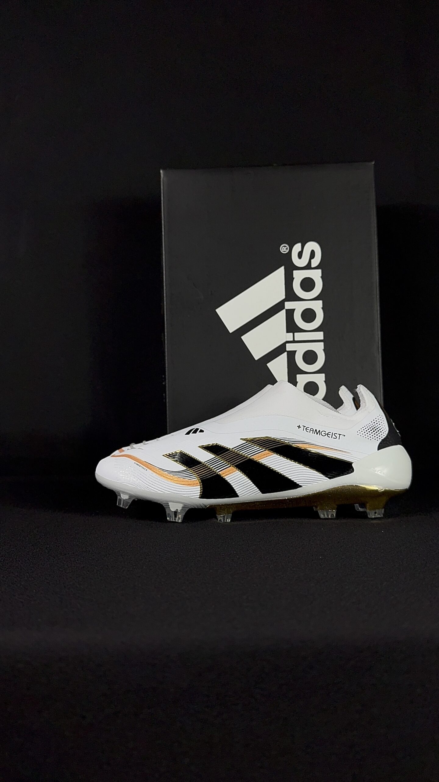 Yeni Predator -Teamgeist- ‘Elite Seviye’ – kramponx.com