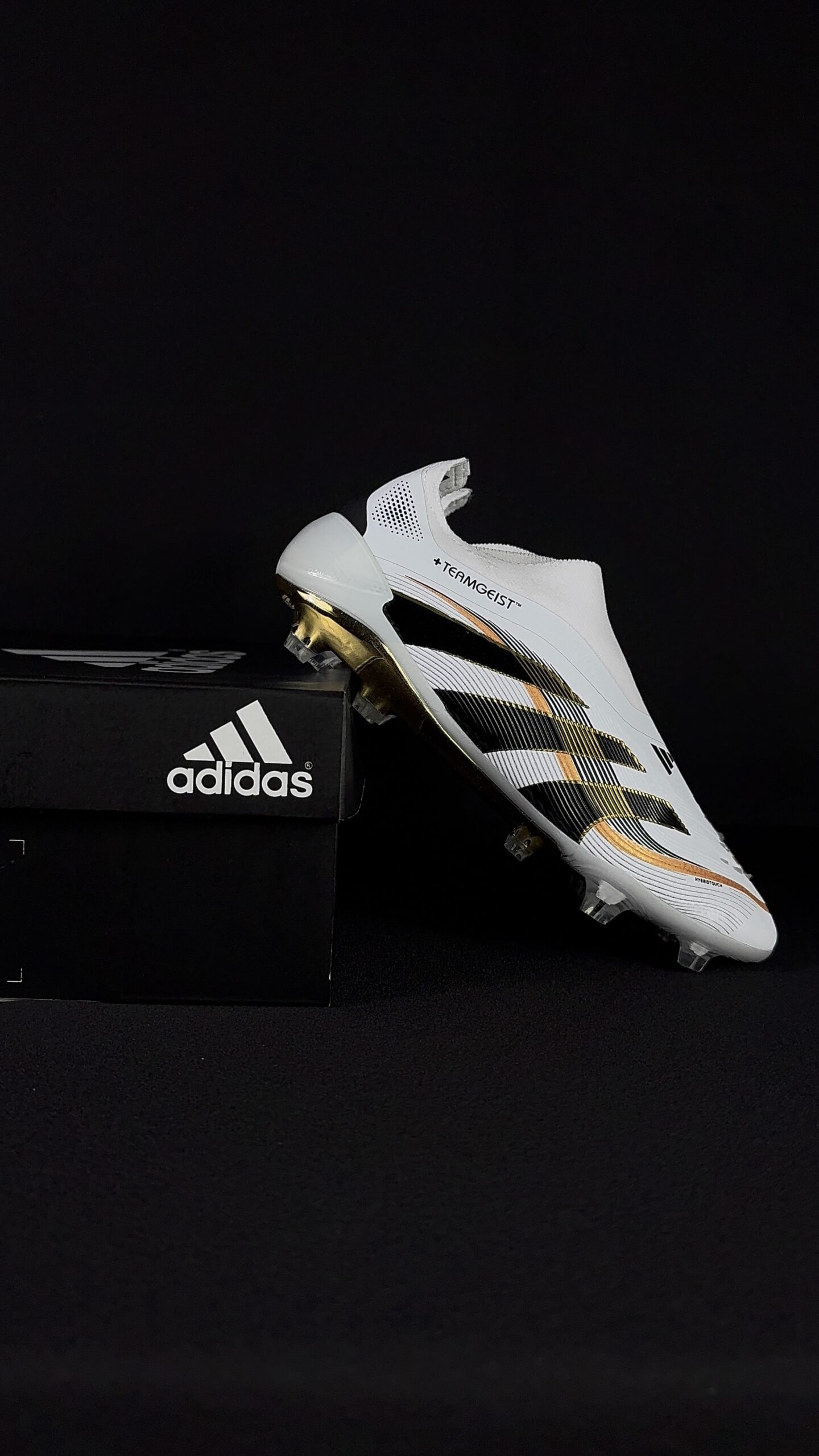 Yeni Predator -Teamgeist- ‘Elite Seviye’ – kramponx.com